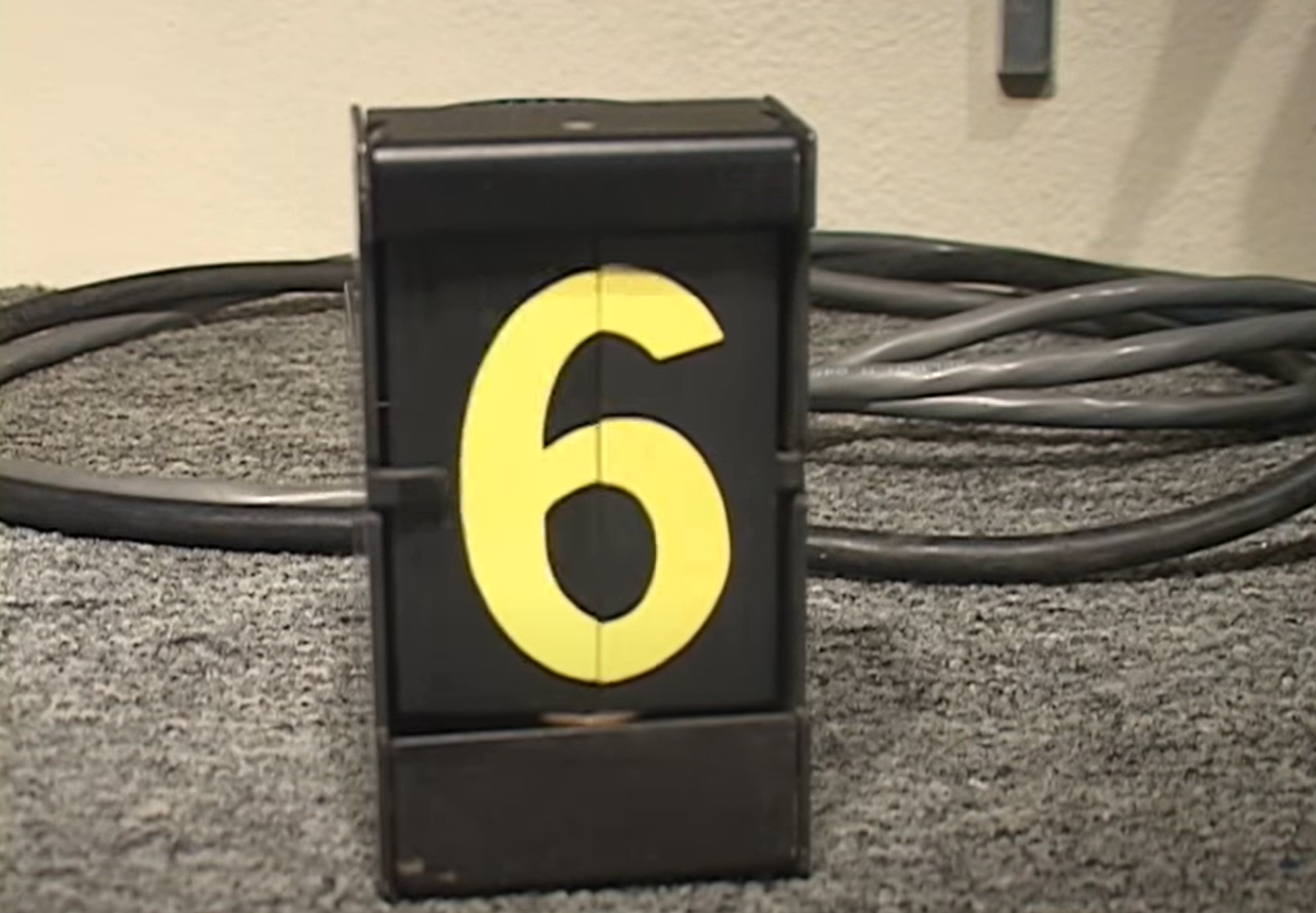 Signaltron ST-15 split-flap displays - Fonts In Use